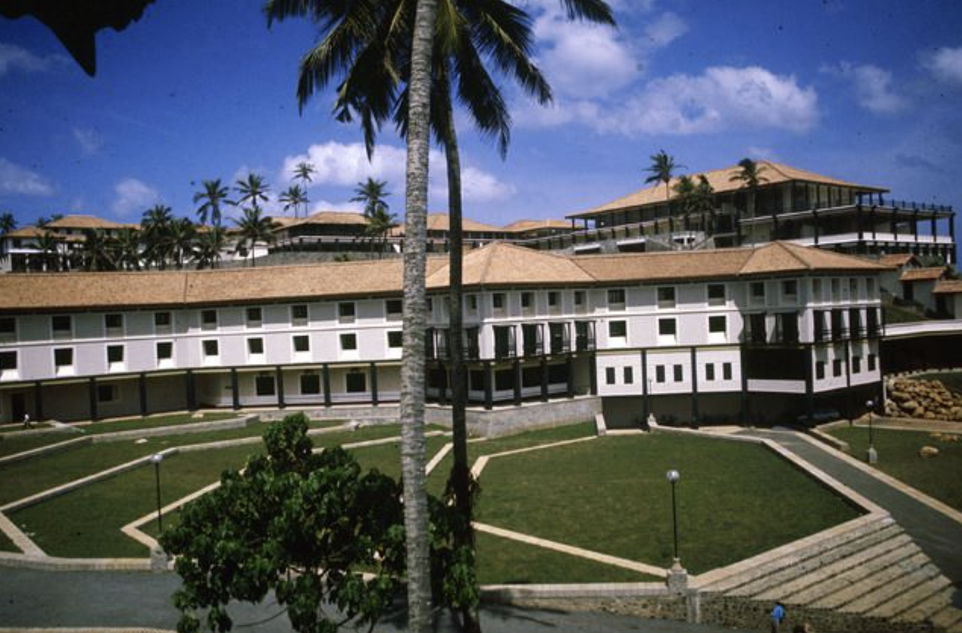 Science Faculty, Arts Faculty, Library and Administration Building ...