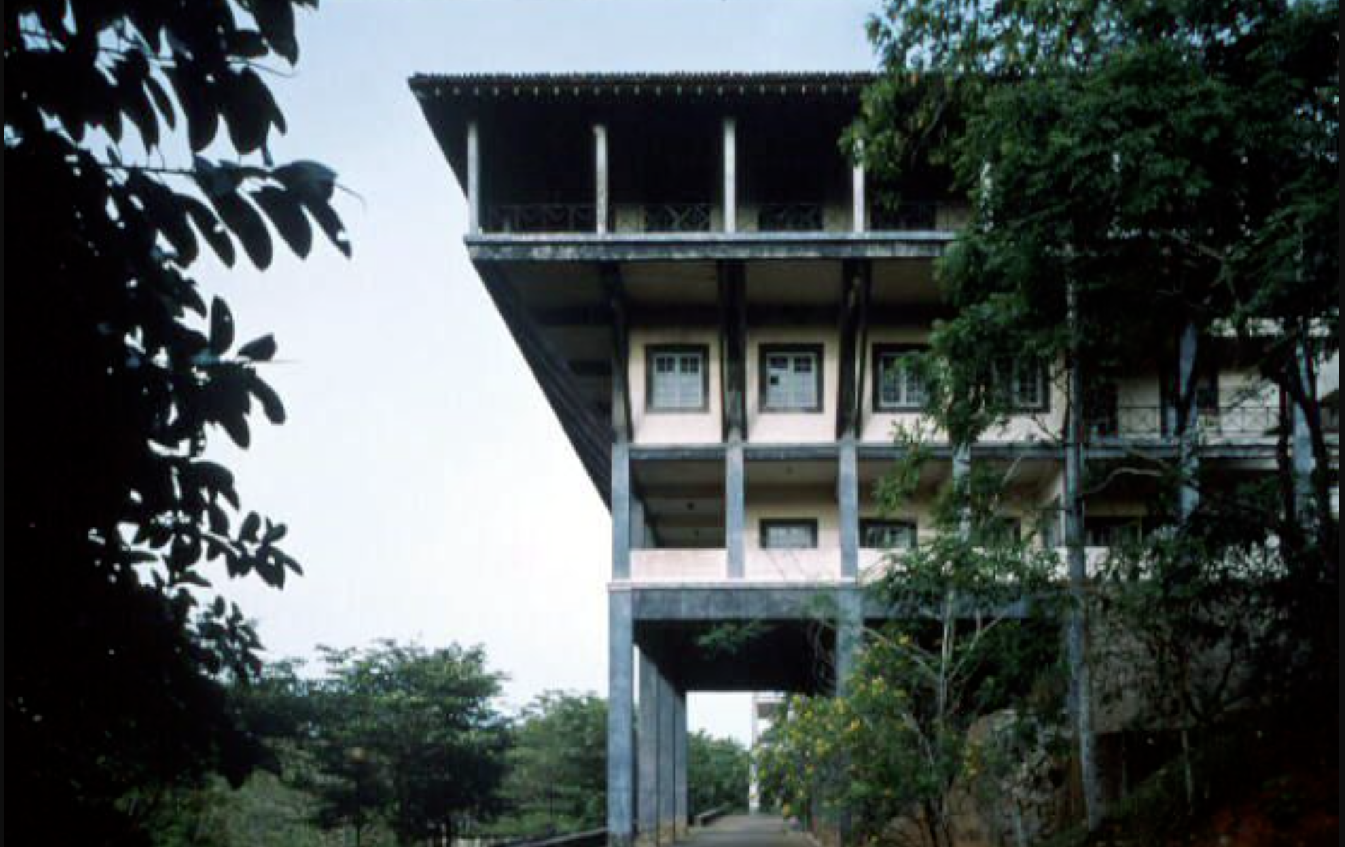 Science Faculty, Arts Faculty, Library and Administration Building ...
