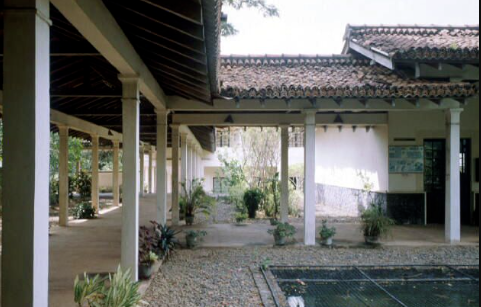 Science Faculty, Arts Faculty, Library and Administration Building ...