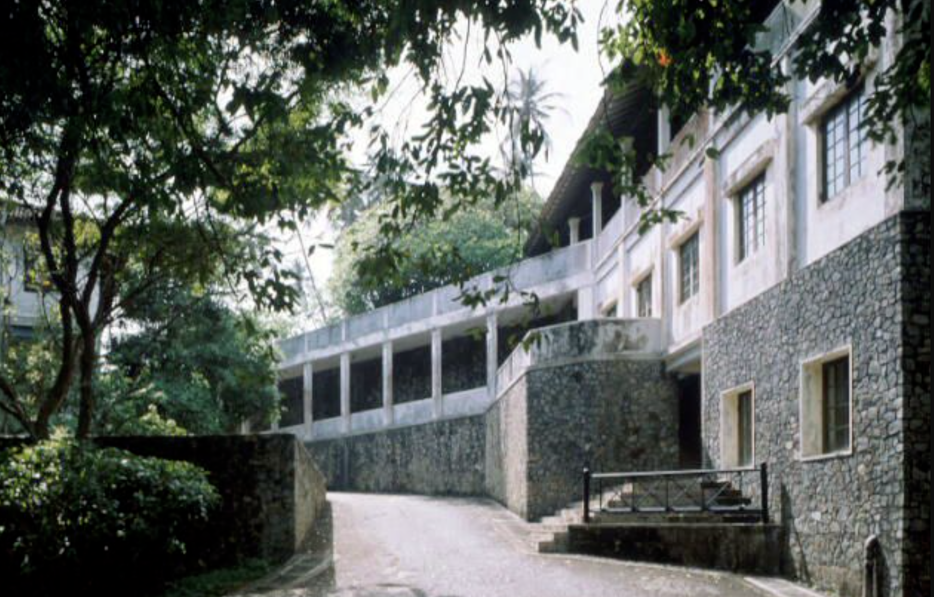 Science Faculty, Arts Faculty, Library and Administration Building ...
