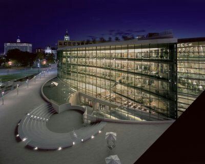 MOSHE SAFDIE