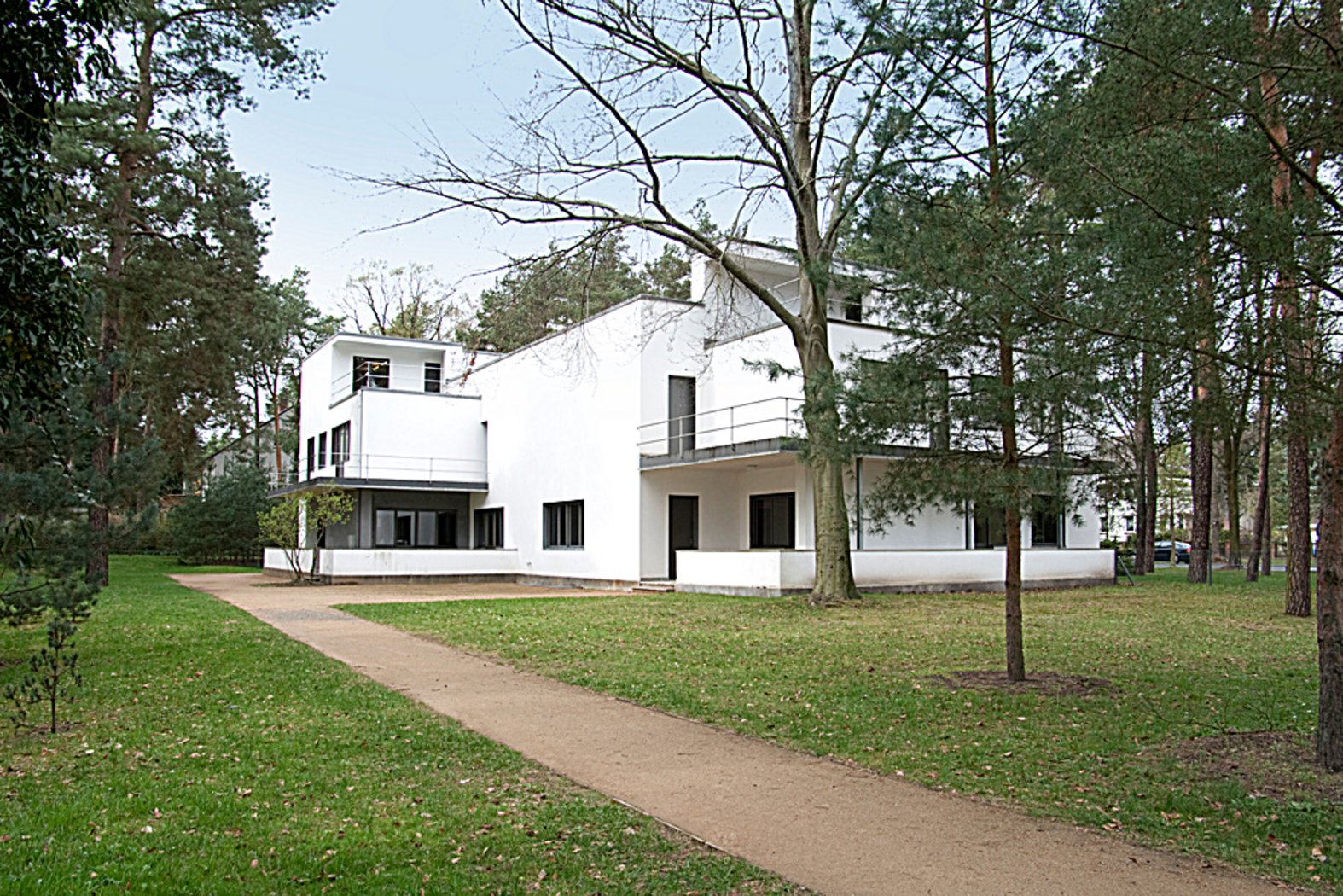BAUHAUS