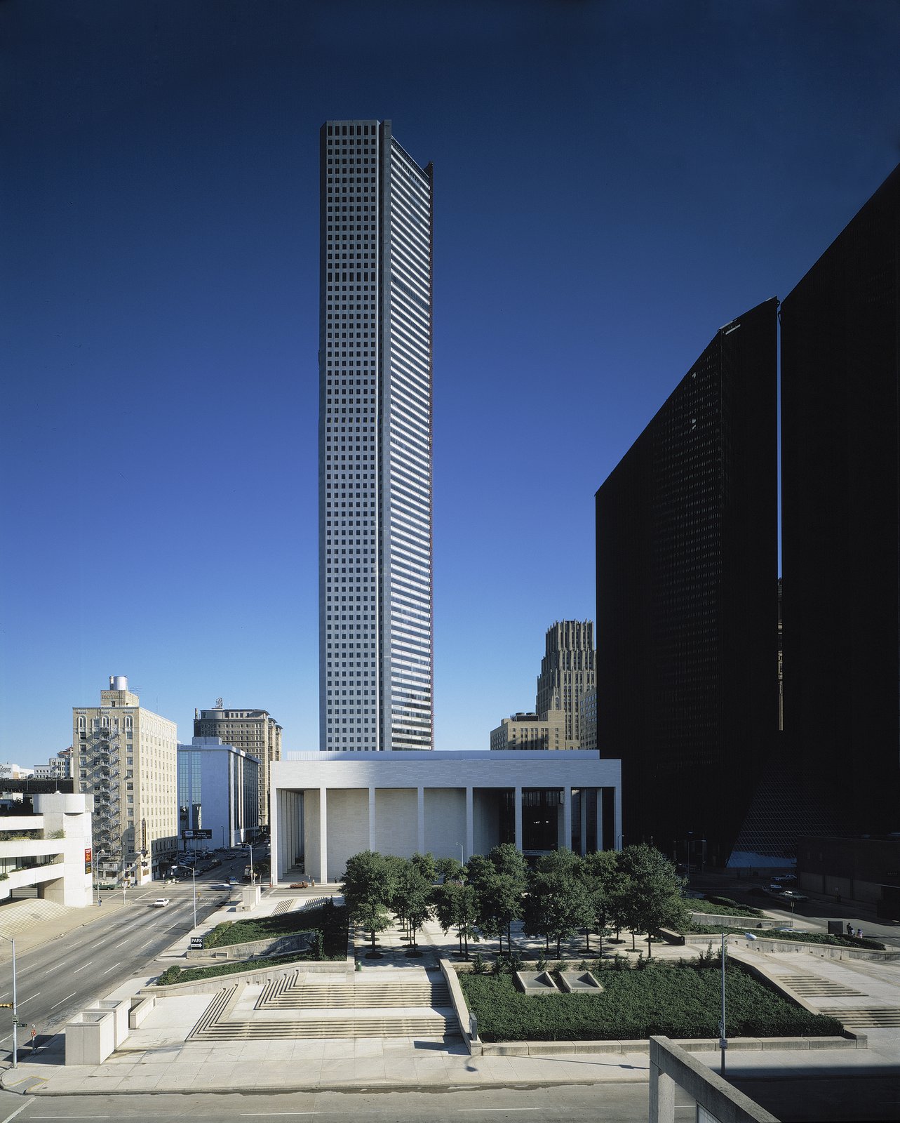 SKYSCRAPER
